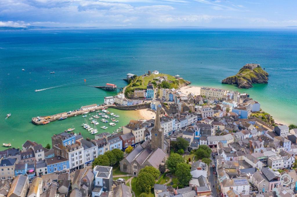 Kemendine Harbour View - perfectly positioned in Tenby Harbour, Tenby ...