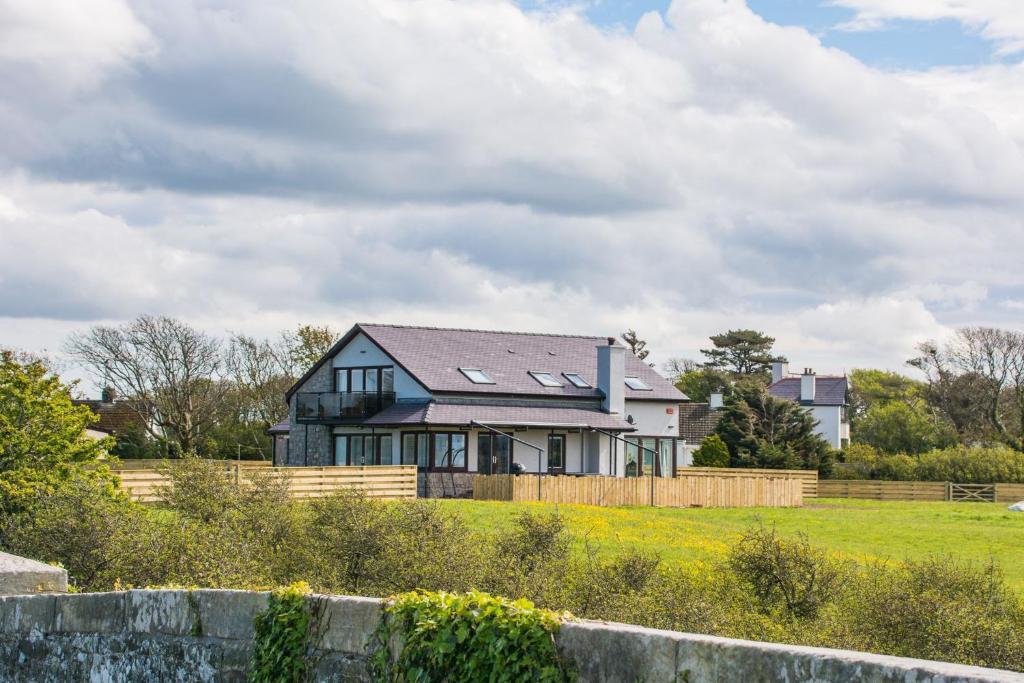 Llynfor, Rhosneigr (updated prices 2026)