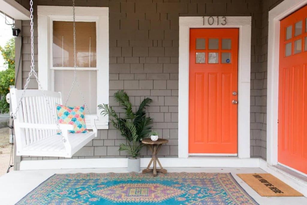 Gorgeous Artistic Fully Fenced Home Near Downtown, San Antonio (updated ...