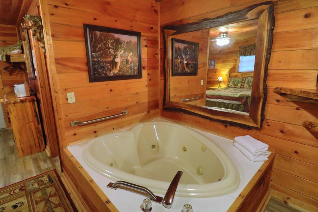 Alpine Mountain Sweetheart Cabin Jacuzzi #7, Helen (aktualisierte ...