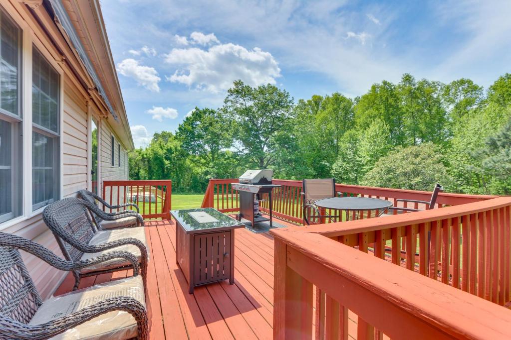 Peaceful Chatham Home with Grill and Deck, Chatham (updated prices 2025)