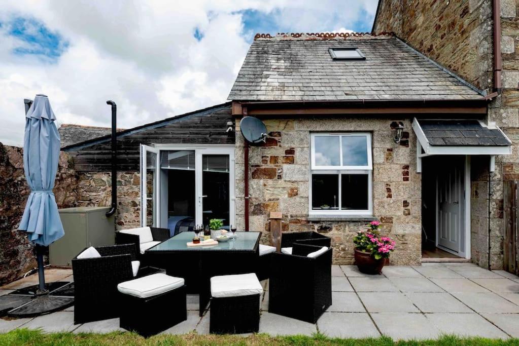 The Old Shop in Withiel Village with private enclosed garden, Withiel ...