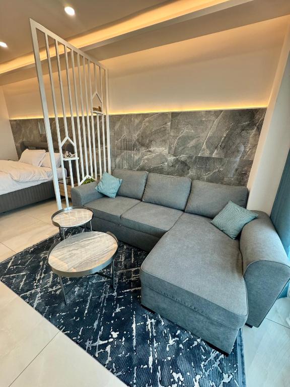 Deluxe Studio Apartments at Kass Towers Accra - Upper Floor By VP ...