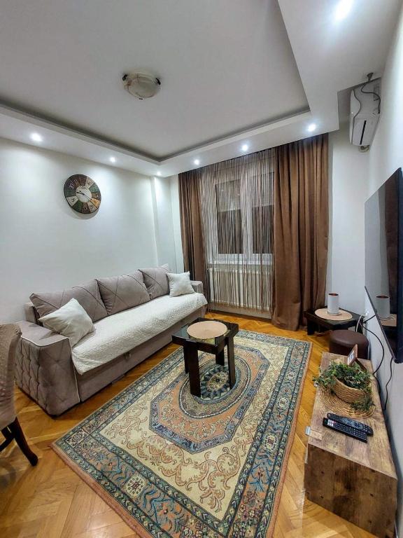 Stan na dan Alexa sa free parkingom, Novi Sad (updated prices 2025)