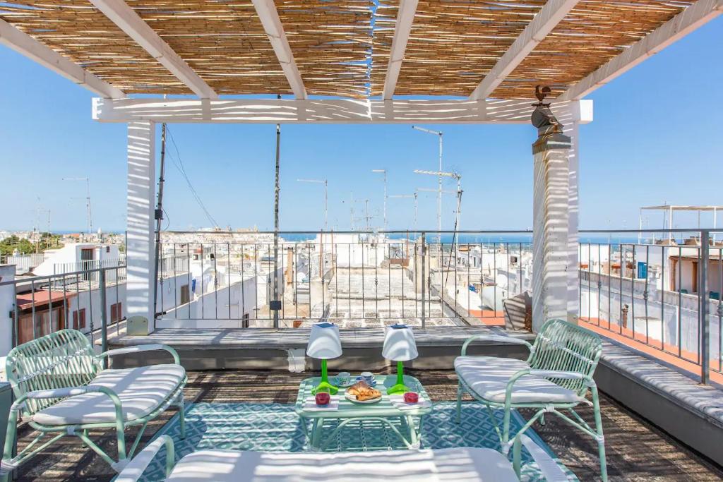 Le Grind - Terrace with a great view, Ostuni (updated prices 2025)