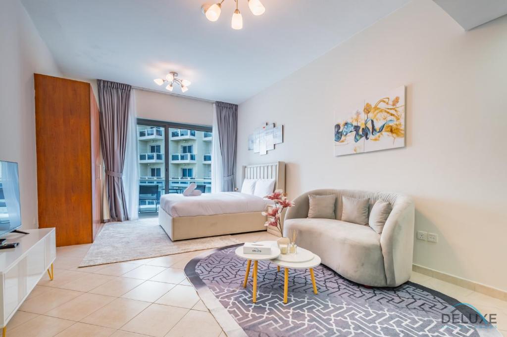 Comfortable Studio at The Crescent Tower C, Dubai Production City by Deluxe Holiday Homes, Dubai ...