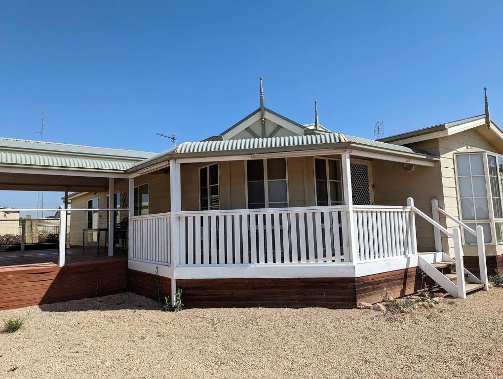 Moonta Bay Absolute Retreat, Port Moonta (updated prices 2025)