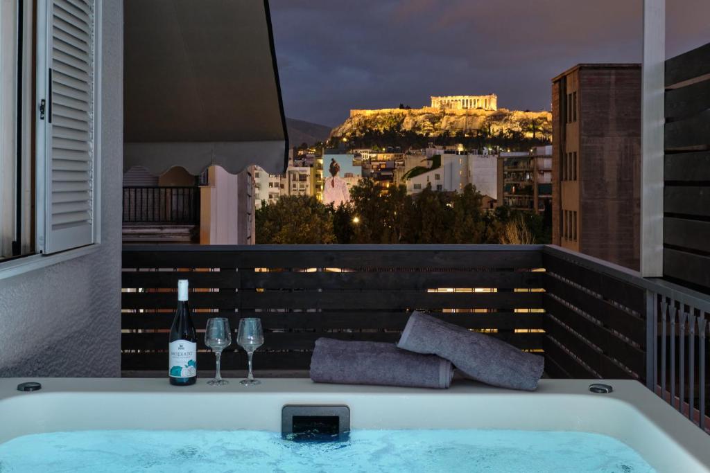 Acropolis view Penthouse46 Jacuzzi Quality living, Atena – Nove cijene ...