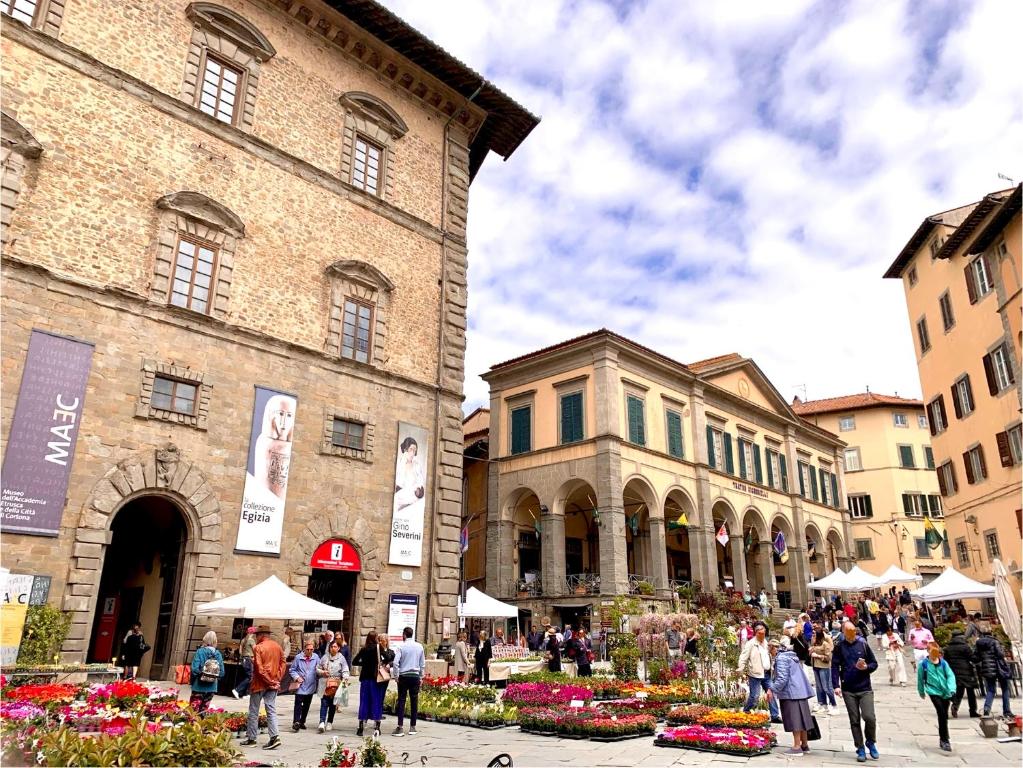 SIGNORELLI HOUSE, Cortona (updated prices 2025)