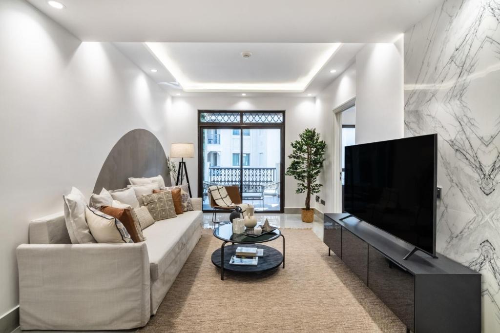 The Smart Concierge - Reehan 8, Dubai (updated prices 2026)