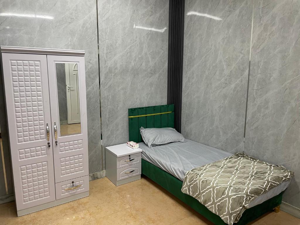 Al Rashdi, Sarūq (preços atualizados para 2024)