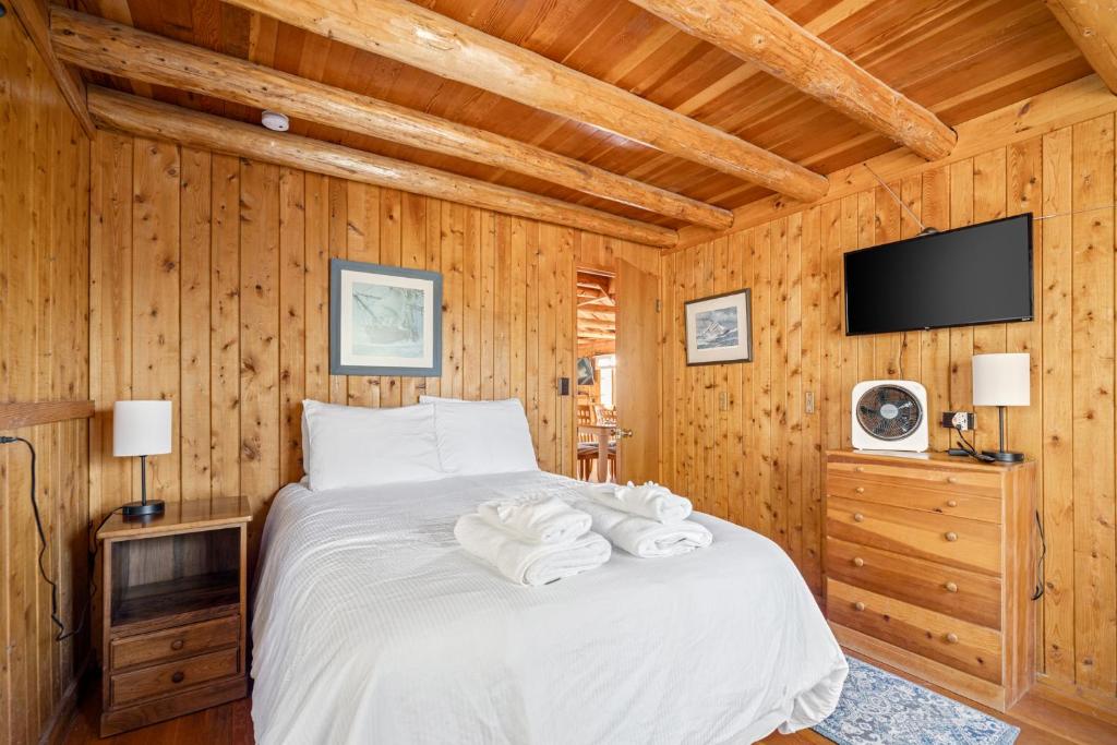 Omena Ranch Style Log Home Top Michigan Vacation Rentals