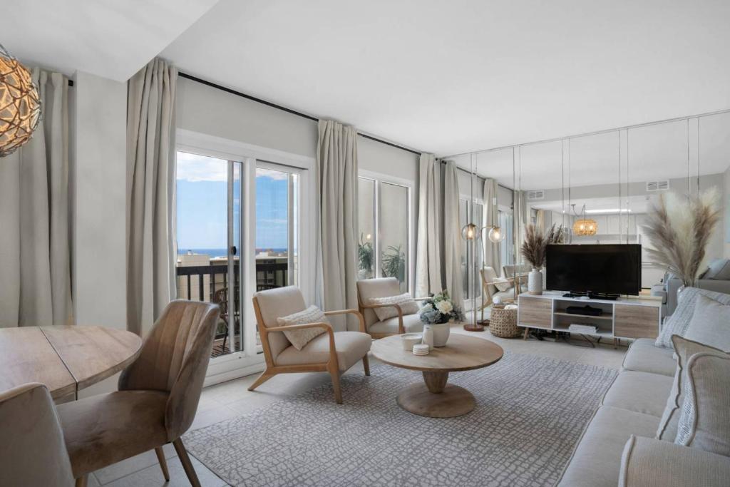 Pinnacle Port A-732, Panama City (updated prices 2025)