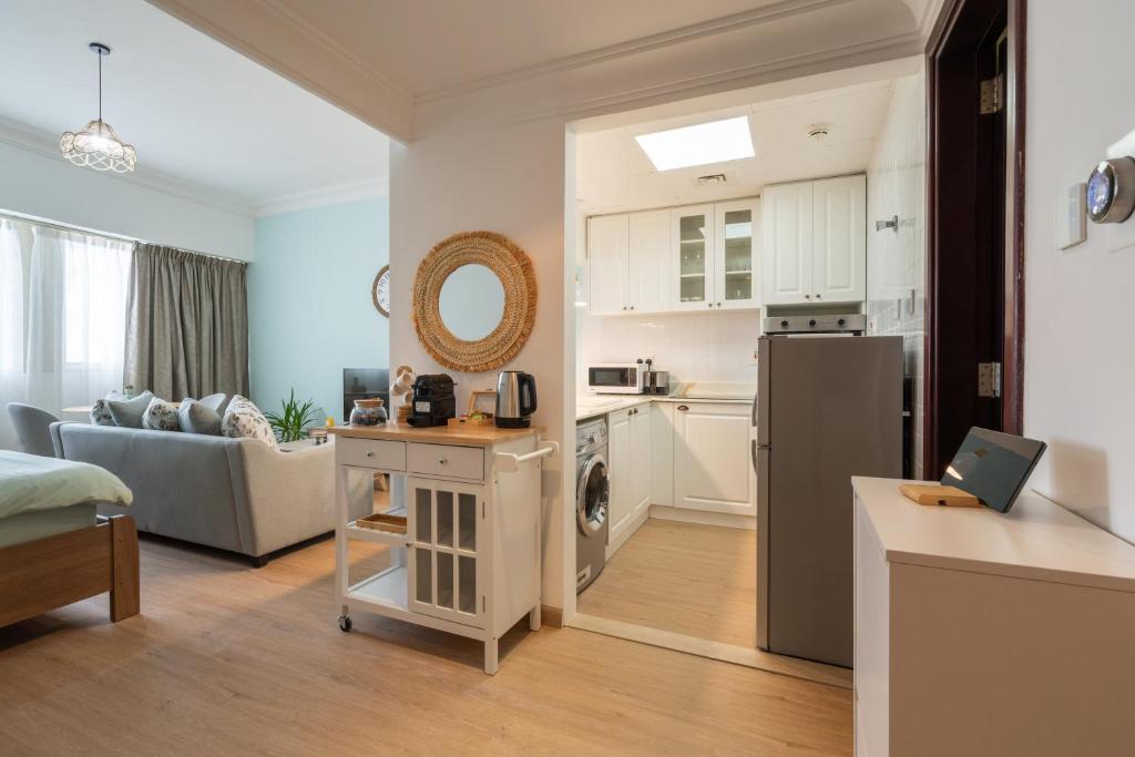 Newly renovated cosy studio, Dubai (updated prices 2026)