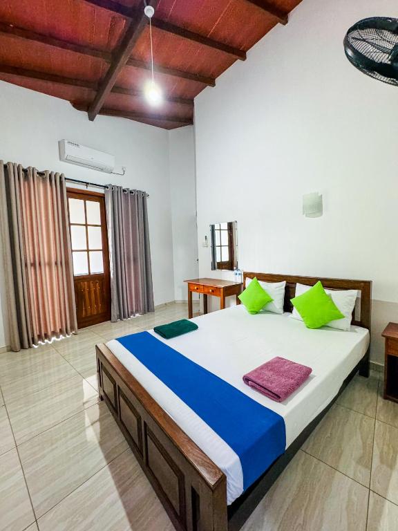 Hotel Grand Resto, Katugastota (updated prices 2026)