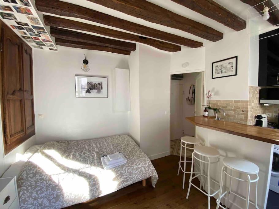 Emily In Paris Cosy Studio, Paris (updated prices 2025)