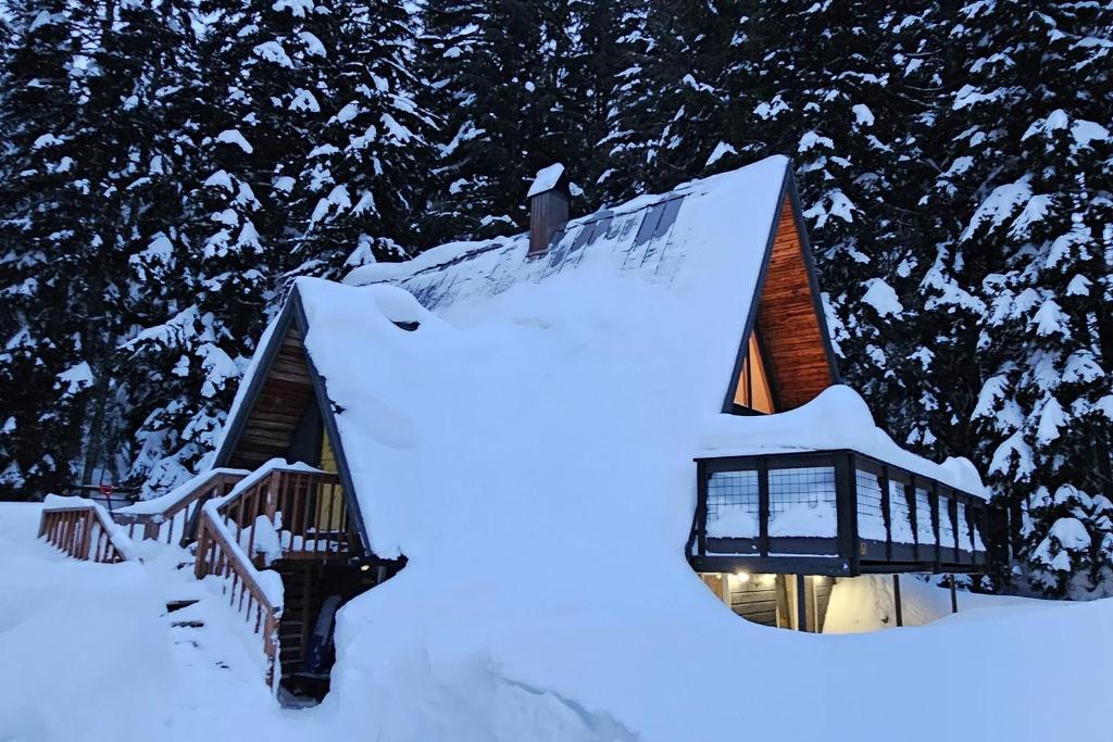 Alpine Modern A-Frame, Snoqualmie Pass (updated prices 2026)
