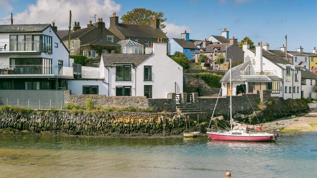 Ty Lawr, Cemaes Bay (updated prices 2026)