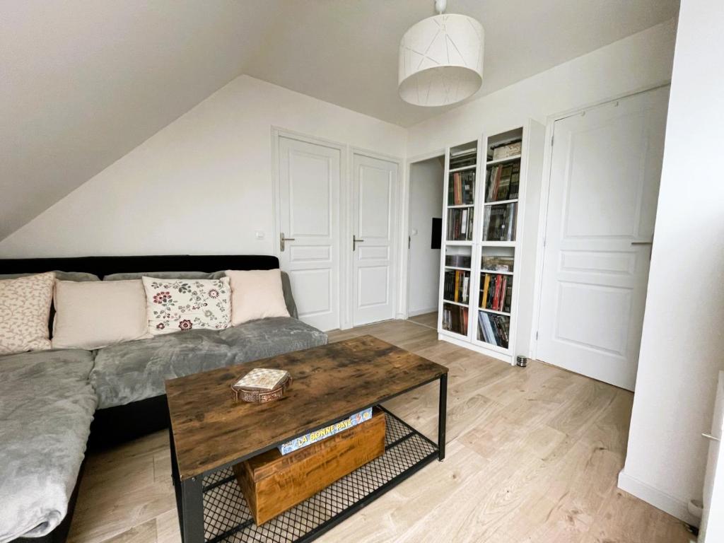 Sword B and B, Colleville-Montgomery (updated prices 2025)