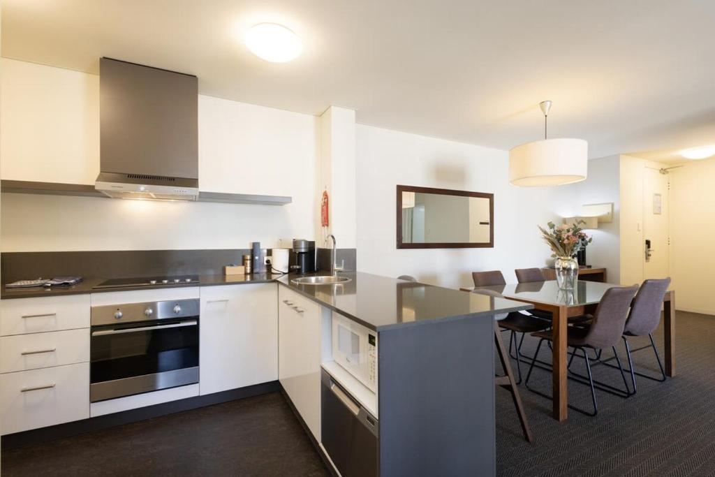 East Perth CBD Apartment close to The Swan River, Perth (updated prices ...