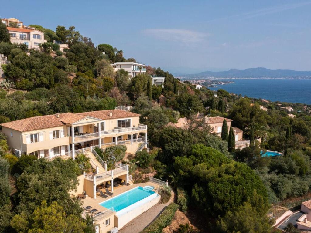 Caroline - Villa Monte Carlo, Les Issambres (updated prices 2025)