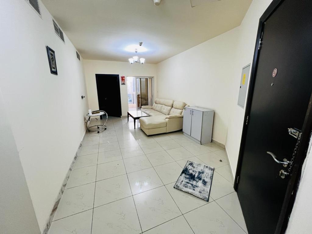 Dubai gate 1, JLT Q cluster, Dubai (updated prices 2026)