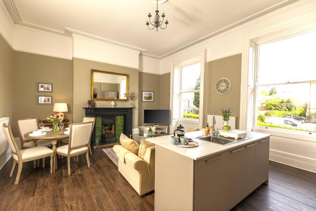 Elizabeth House 1 - By Luxury Apartments, Cheltenham (updated prices 2026)