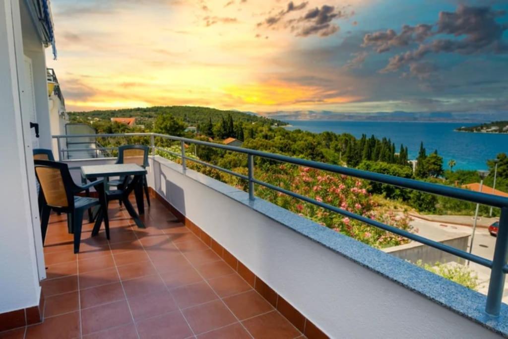 Central Gem: Sea-View + Parking, Nečujam (updated prices 2026)
