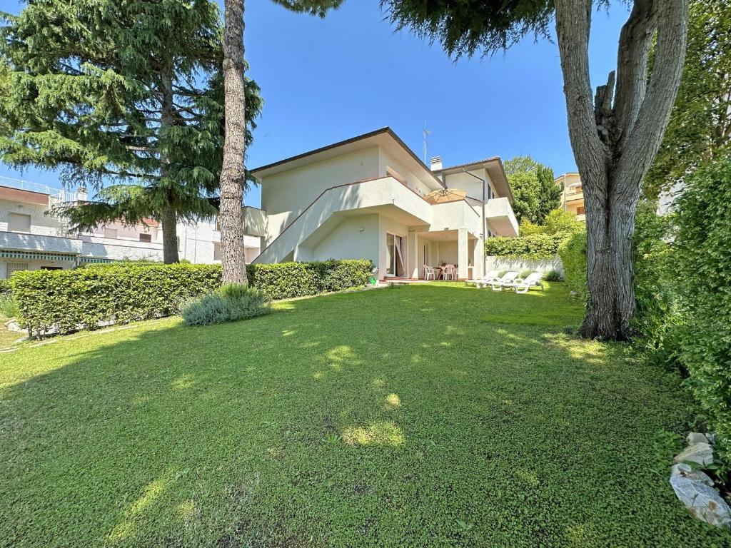 612 - Bellissimo trilocale nuovo a Marcelli, climatizzato con ampio ...