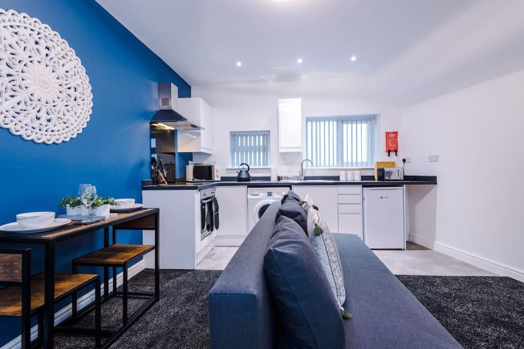 Charming Apartments - Rocky Ln Chambers Flat 5, Liverpool (updated ...