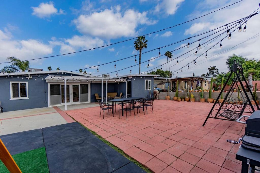 3B1B Family house in Hacienda, La Puente (updated prices 2024)