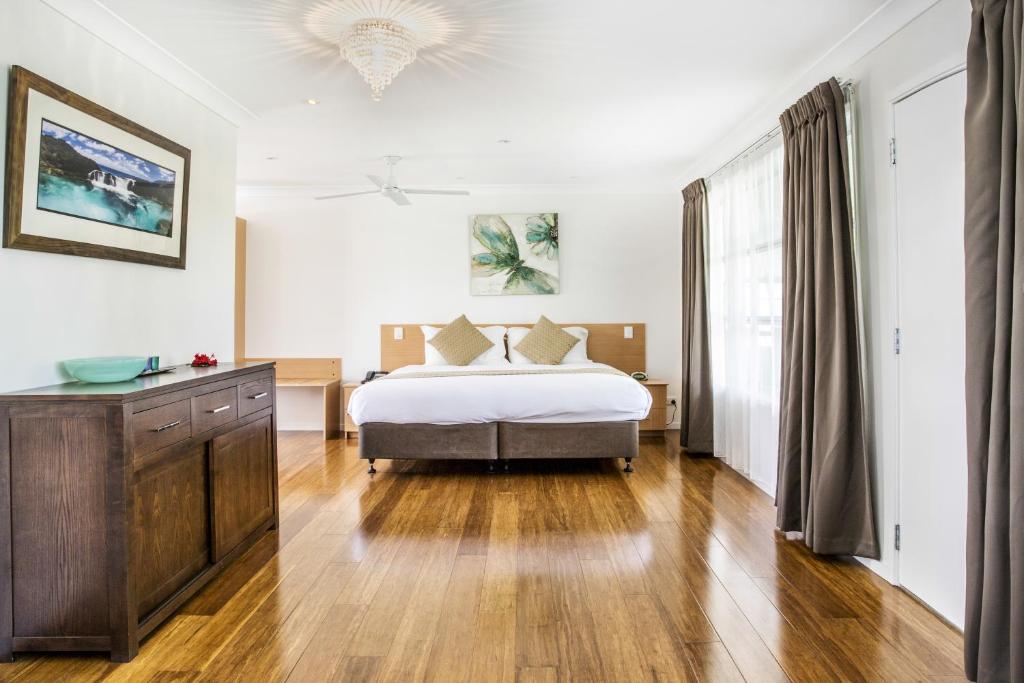 Paradise Hotel & Resort, Burnt Pine (updated prices 2025)