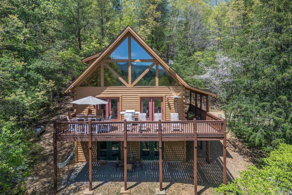 Wanderlust Cabin with Deck and Lovely Mountain Views, Brasstown ...