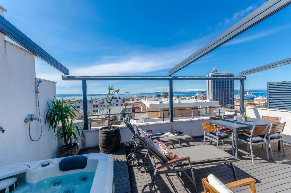 Apartment Jacuzzi Sky, Split (updated prices 2025)