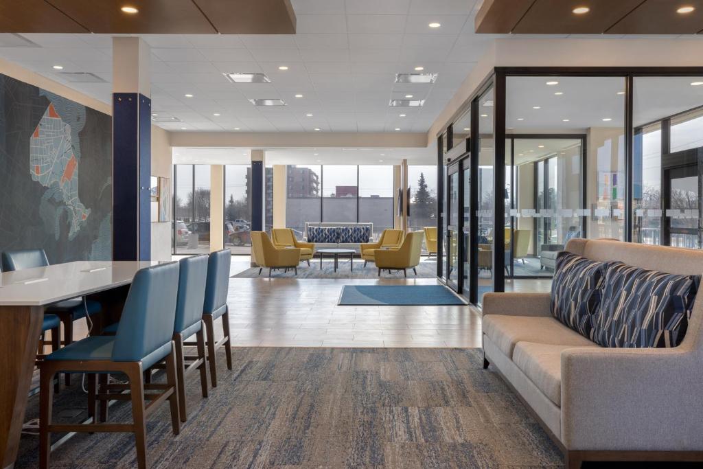 Holiday Inn Express & Suites St Thomas, Saint Thomas (updated prices 2025)