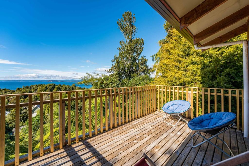 Lakeview Bush Hideaway - Pukawa Holiday Home, Kuratau (updated prices 2026)