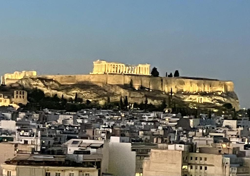 Acropolis view Athens studio apartment 7th floor, Athens (updated prices 2025)