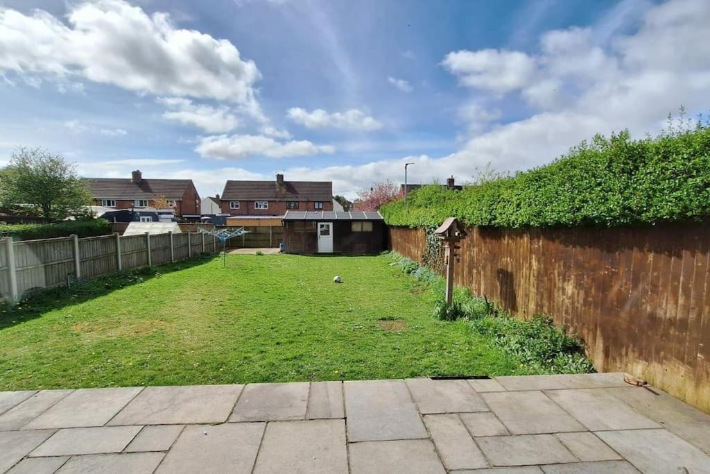 Simply 6 beds house, free parking, Weaverham (updated prices 2025) Simply 6 beds house, free parking, Weaverham (updated prices 2025)