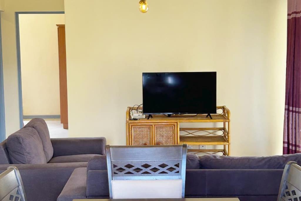 HSH France Suite n Cosy-Cyber Village Topaz 502, Quatre Bornes (updated ...