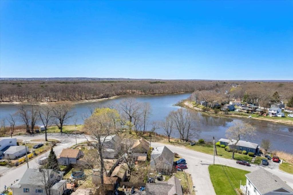 Oakland Beach Cottage - Sleeps Up To 4, Warwick (updated prices 2025)