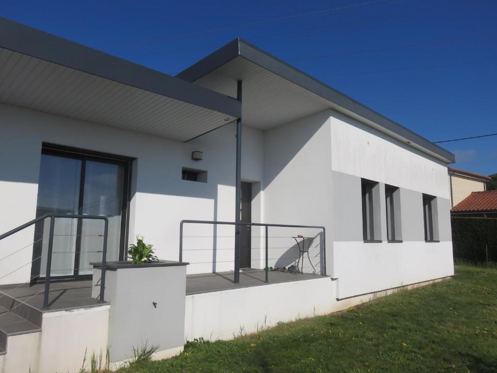 Maison Deville, Issoire (updated prices 2025)