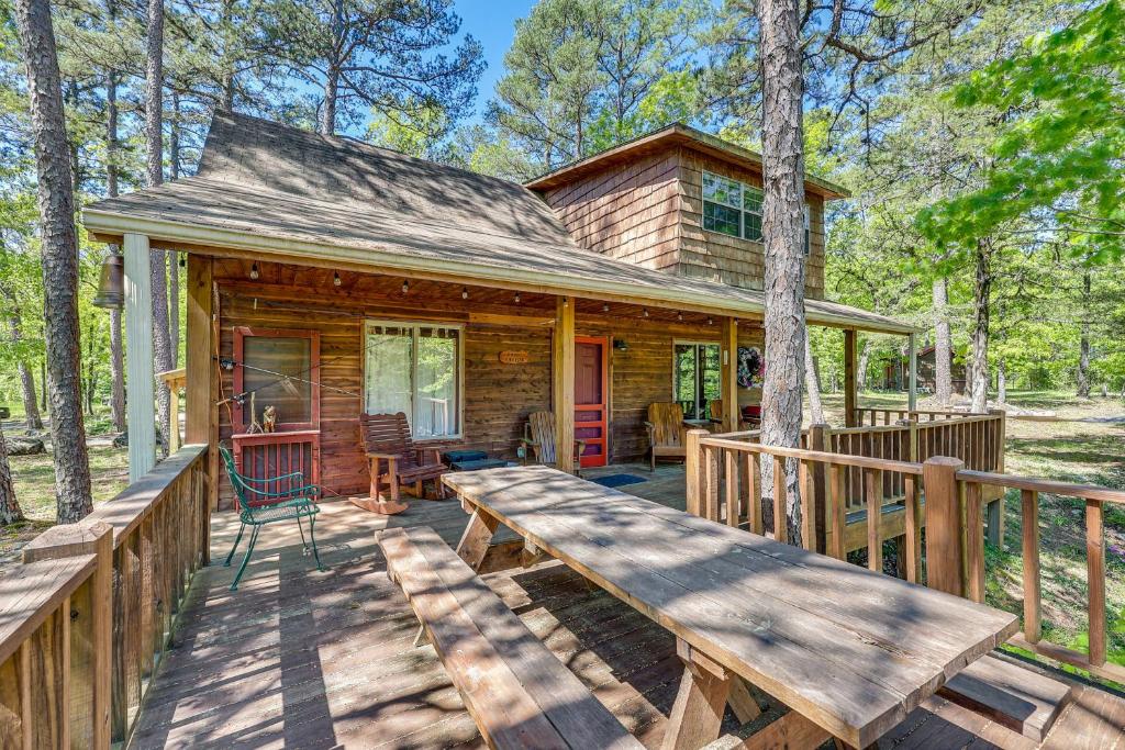 Cozy Oden Oasis with On-Site Fishing Creek and Deck!, Oden (updated ...
