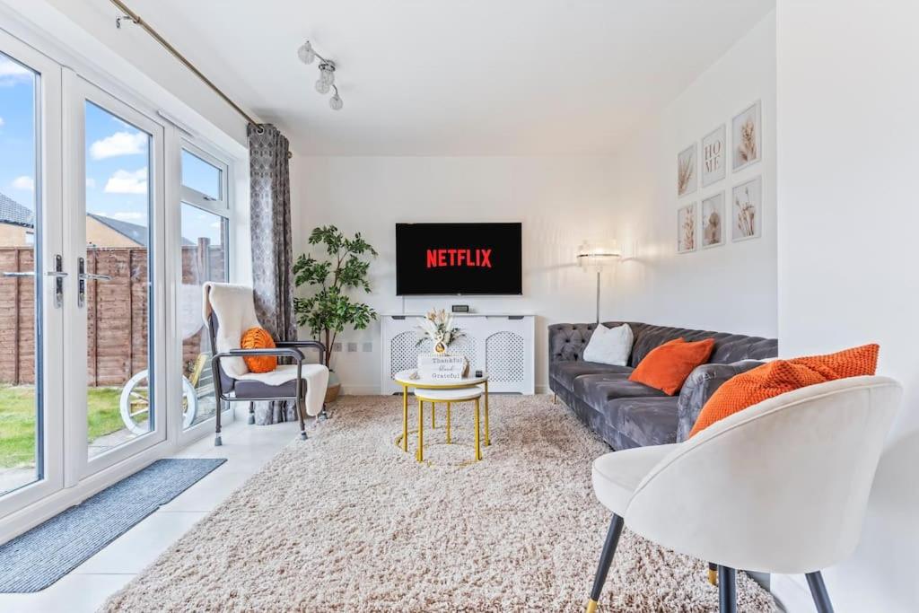 Luxury Modern House - 8 mins to NEC, Airport, Birmingham (updated ...