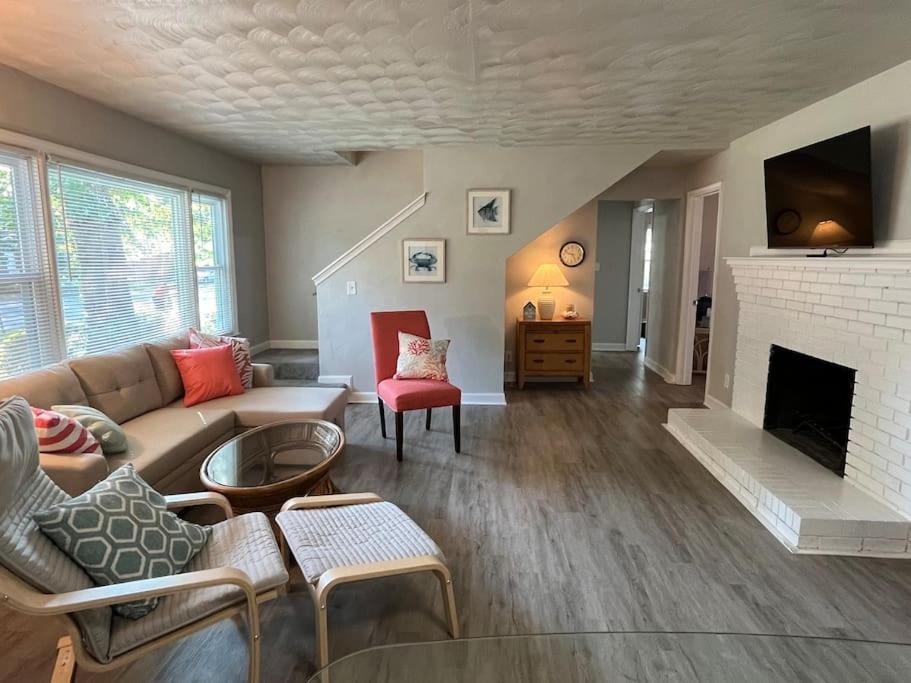 Roomy House in Bayview, Norfolk (updated prices 2025)