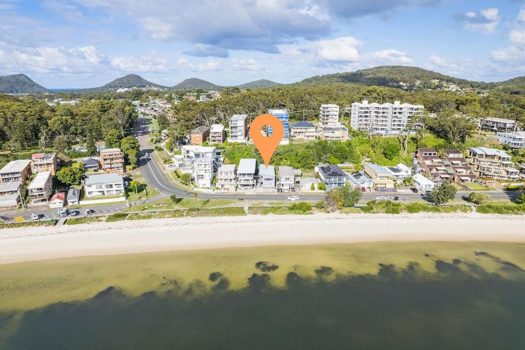 Bayside, 5,21 Victoria Parade - Unit in unbeatable location, with linen ...