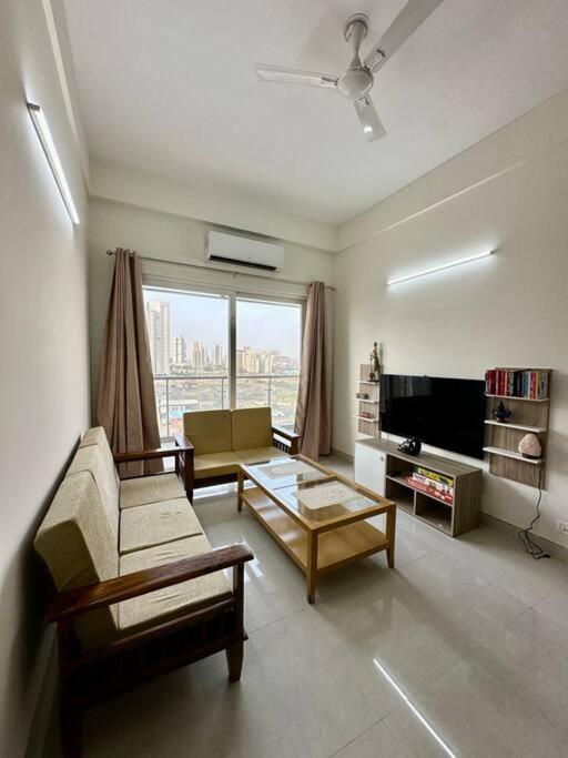 2b/2b luxury apartment in Gurgaon, Gurgaon (updated prices 2025)