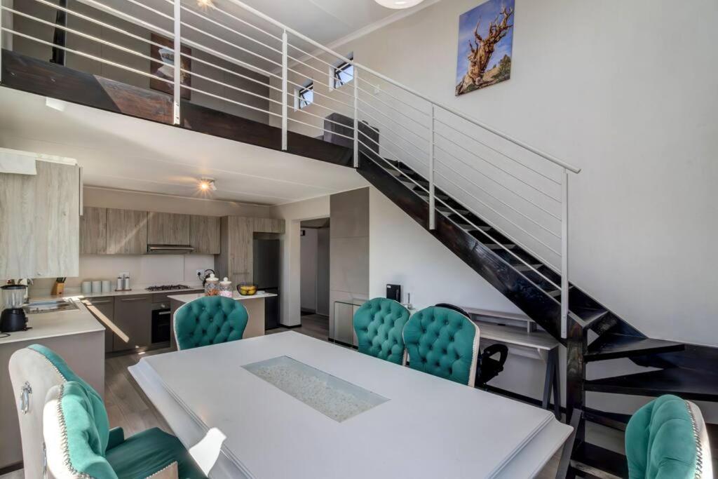 Modern Fourways 3-Bed Loft - Backup Power, Sandton (updated prices 2025)