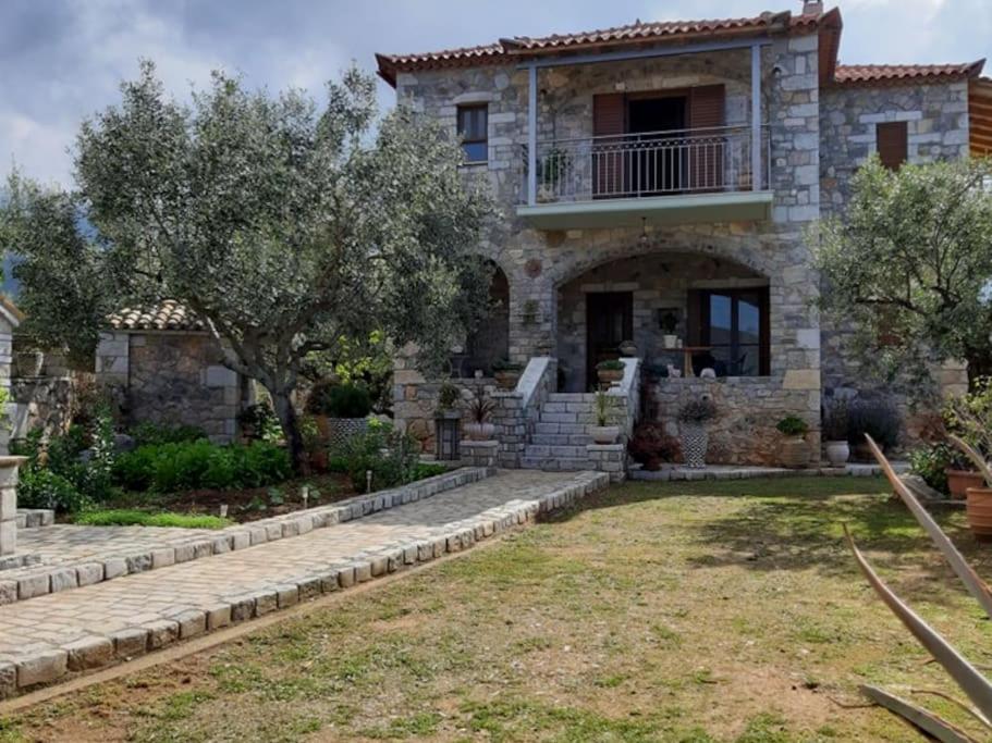 Stone House in Prosilio, Kardamyli, Prosílion (preços atualizados para ...