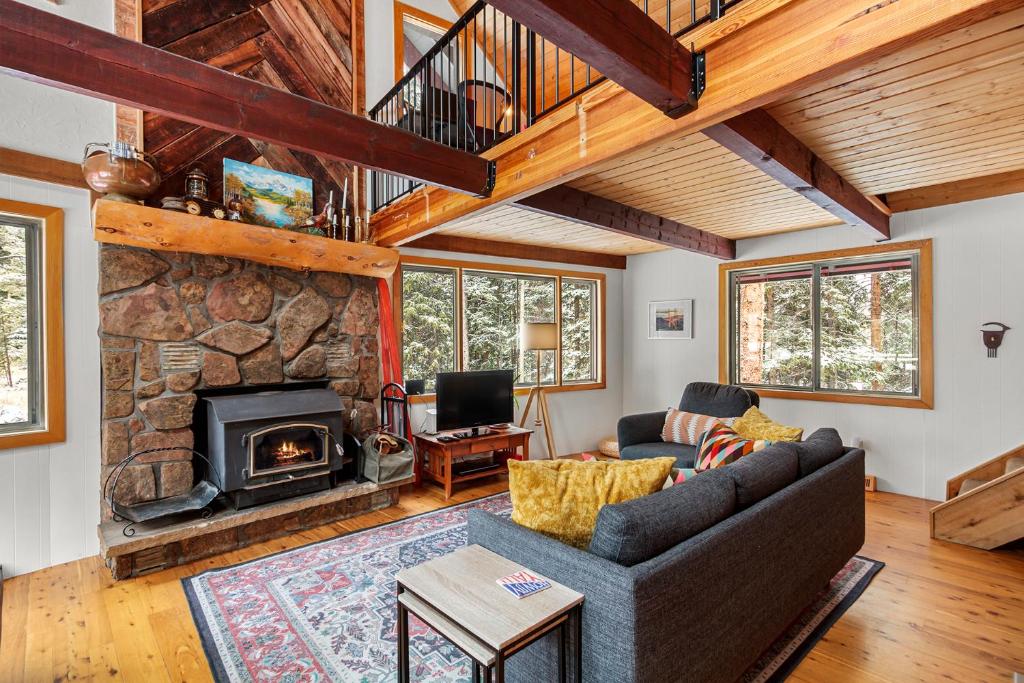 Starlit Cabin by Great Western Lodging, Blue River (precios ...