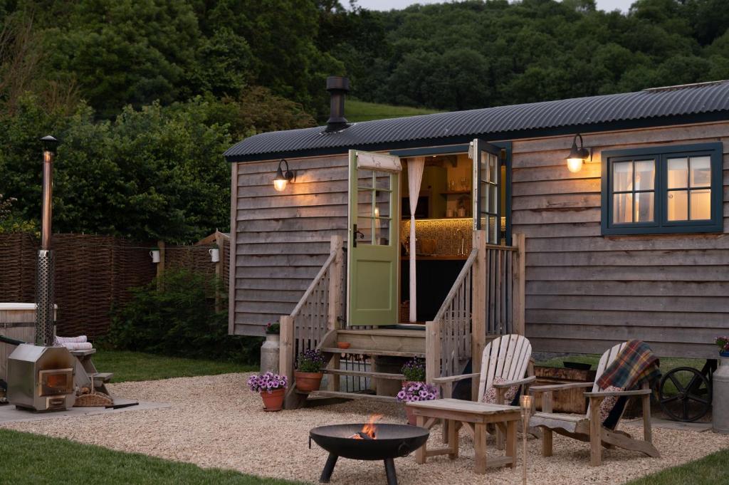 Collie, High Ham (updated prices 2025)